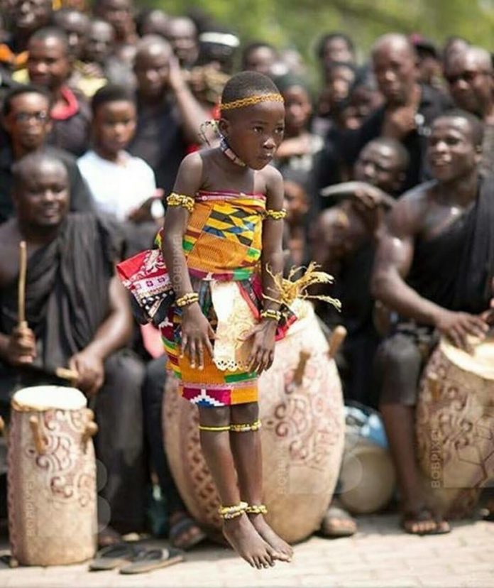 Pretty Young Adowa Girls Steal Show At Asantehemaa's Funeral [Photos ...