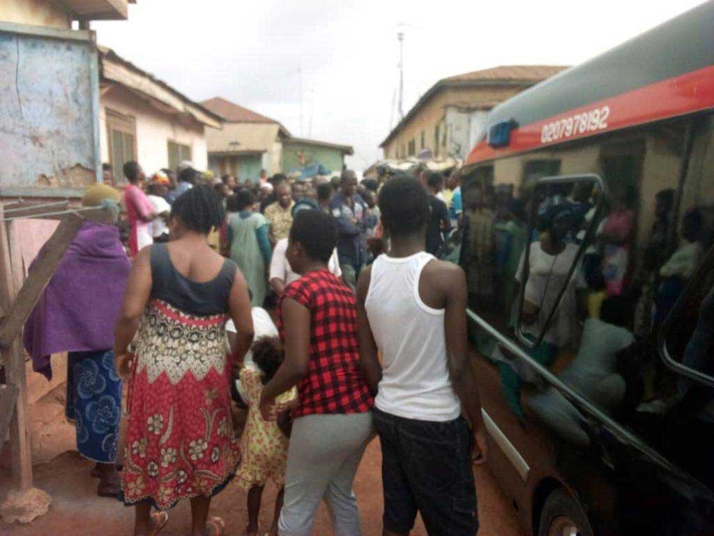 Chaos at Ayigya, Kumasi as Pastor dumps corpse at drinking bar - GhPage