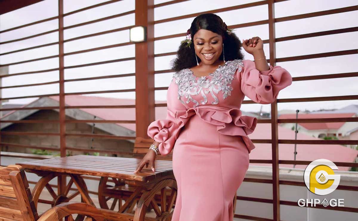 Rev Obofour's wife queen Ciara dines with veteran actor Emmanuel Armah ...