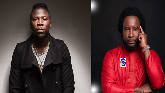 Sonnie Badu flaunts his expensive garage to Stonebwoy in new photo - GhPage