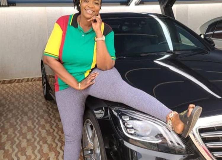 Ayisha Modi flaunts her fleet of deluxe cars to show how rich she is ...