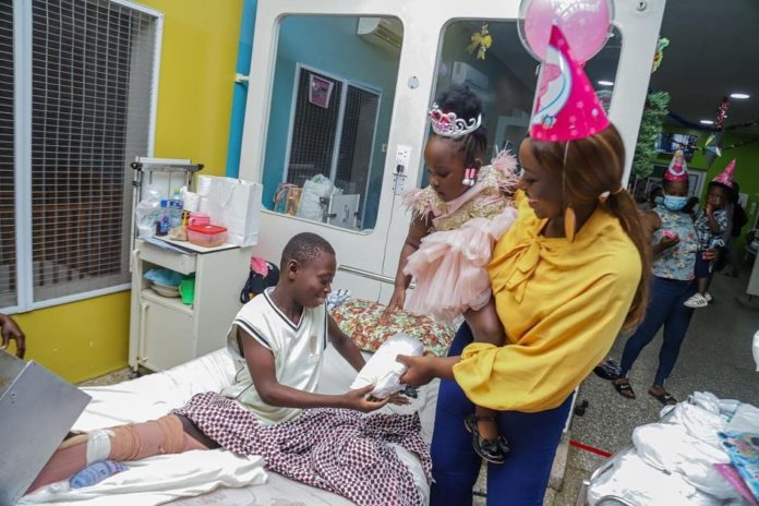 Stonebwoy pays the bills of all kids at the 37 military hospital on his ...