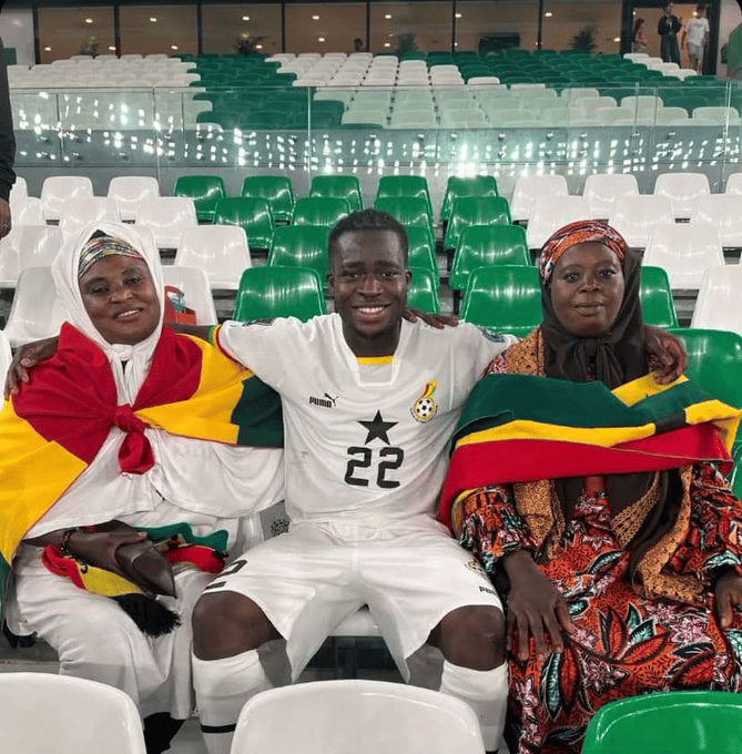 Picture of Mohammed Kudus’ mother trends after his wonderful ... Picture of Mohammed Kudus’ mother trends after his wonderful ...