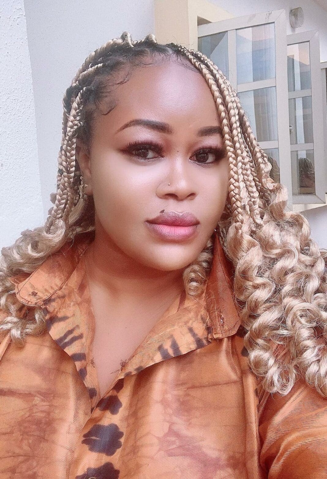 Lady celebrates 10 years of removing her womb